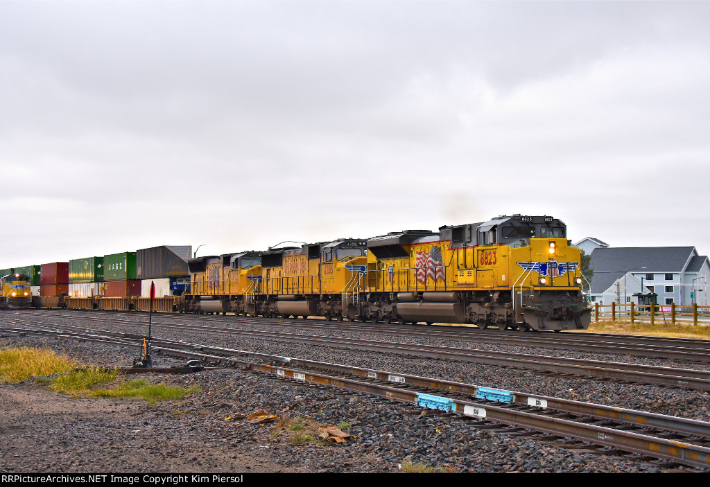 UP 8823 EB Laramie Sub